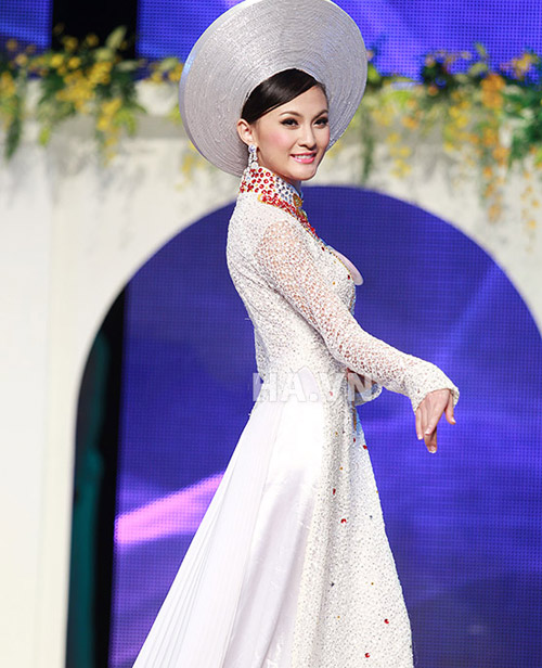 KELLY TU ANH | Hot girl Kelly đang mất dần nhan sắc