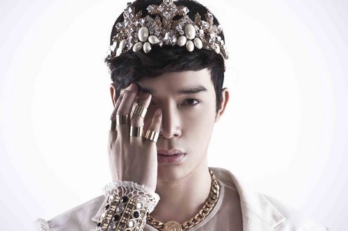 Nathan Lee lạnh lùng hóa thân ông hoàng Opera