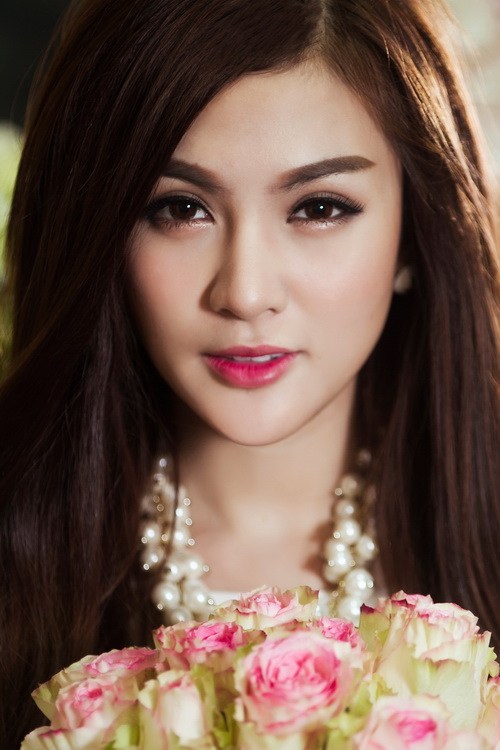 Hotgirl Kelly: Valentine độc thân vẫn rạng ngời