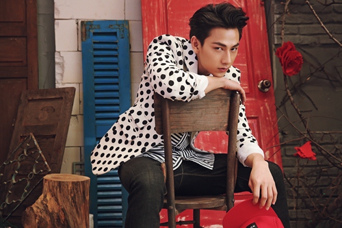 Xốn xang trước vẻ đẹp tựa 'nam thần' của Isaac