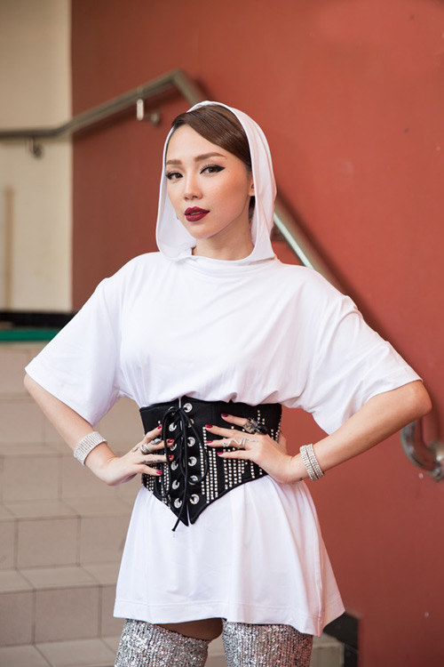 Hết Rihanna, Tóc Tiên lại đụng style với 9X hot nhất mạng xã hội