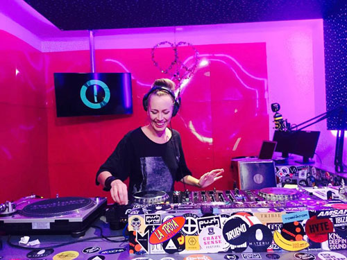 Nữ DJ nhạc underground đình đám Sarah Main tới Việt Nam