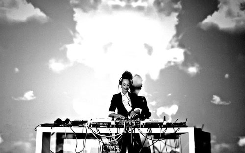 Nữ DJ nhạc underground đình đám Sarah Main tới Việt Nam