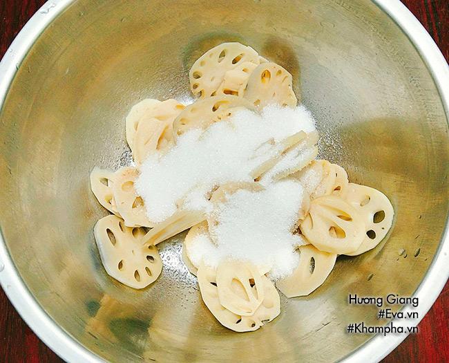 Cách làm mứt củ sen lạ miệng, đơn giản mà ngon