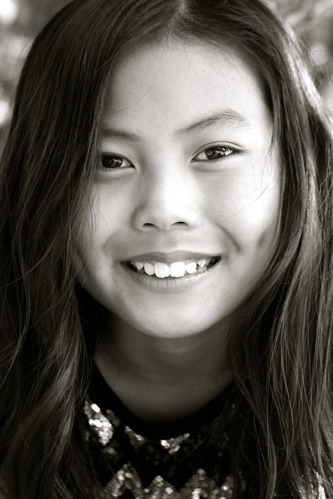 Mackenzie đứa trẻ bị bỏ rơi trong hộp các tông tới cô bé nổi danh khắp ...