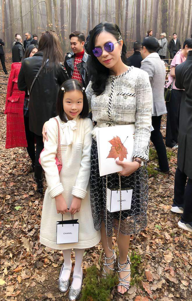 Không chỉ dự show Chanel, CEO Elise Lưu Nga còn thần thái hơn người