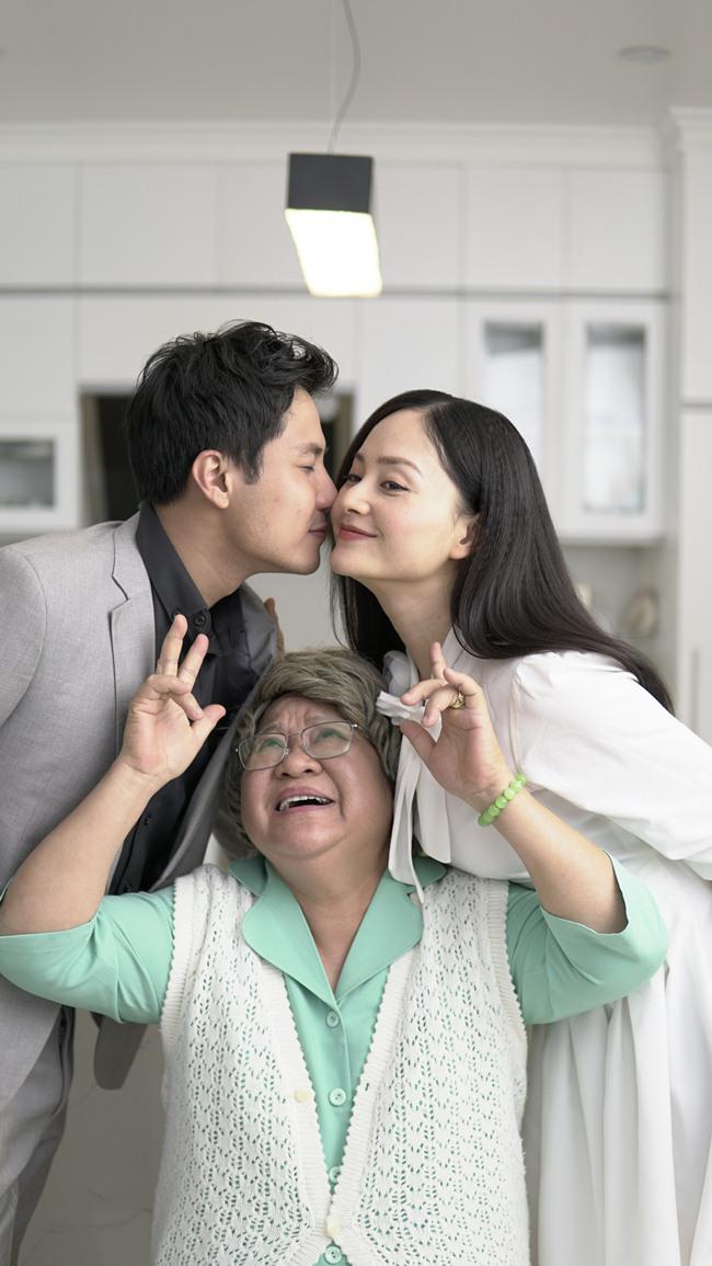 Anh em sinh đôi bồ trẻ My Sói: Là trai ăn chơi nhưng âm thầm khóc mỗi ...