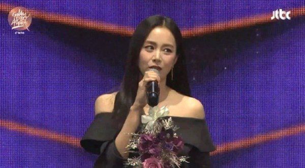 Ngôi sao 24/7: Kim Tae Hee tái xuất sau sinh, đánh cắp cả sự chú ý của ...