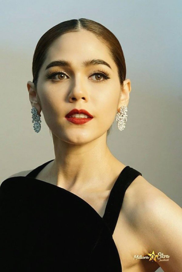 Chompoo Araya: Mỹ nhân đẹp nhất Thái Lan và đám cưới xa hoa bạc tỷ xứ Chùa Vàng