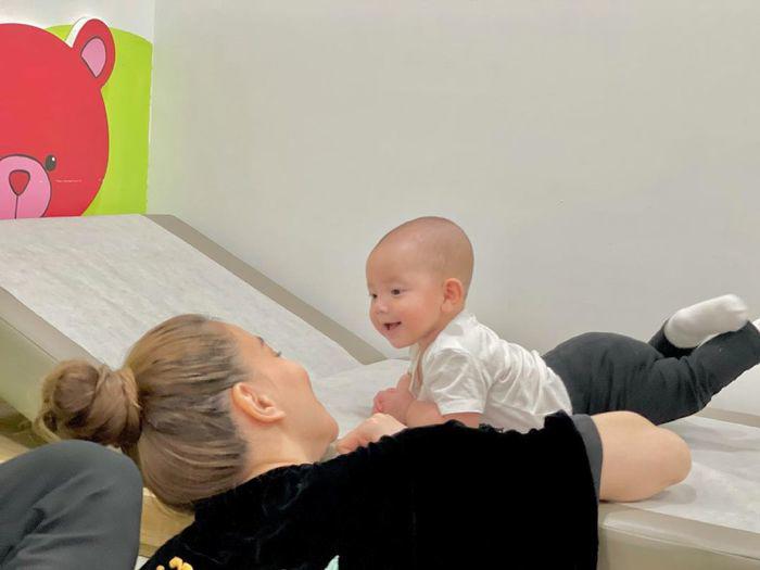 Hồ Ngọc Hà cho biết chỉ số phát triển của 2 con sinh đôi: Leon vượt ...