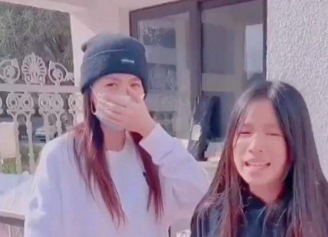 Con gái phi tần đình đám Cbiz khóc lóc cầu xin khán giả không chửi bới ...