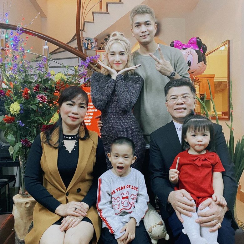 Cặp HLV gây choáng váng khi thông báo có 2 con, từng là bạn thân trước ...