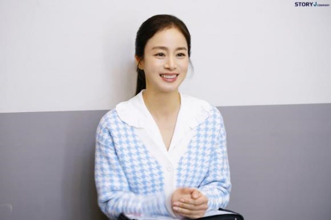 Chẳng còn như xưa, nữ thần như Kim Tae Hee bắt đầu lộ dấu hiệu giống ...