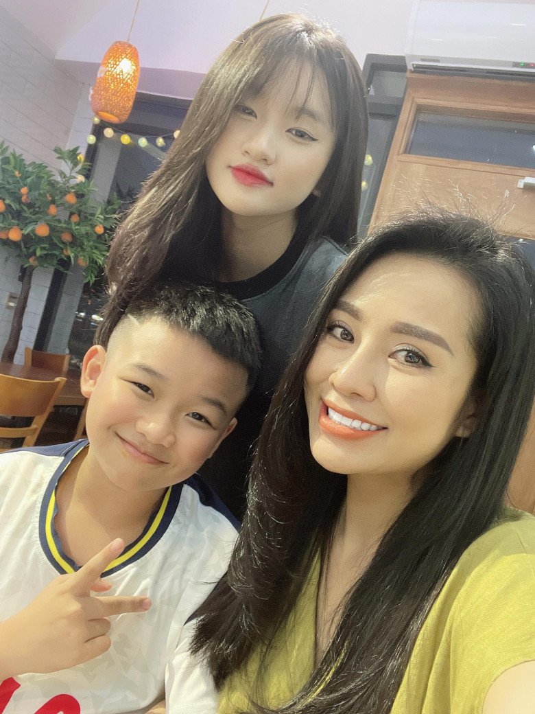 Mẹ Sài thành 5 lần sinh thường vóc dáng vẫn "mòn con mắt”, cứ sau tháng cữ là về dáng