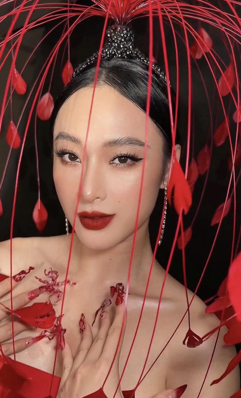 Angela Phương Trinh đính lông vũ lên mắt, nghe chuyện hậu trường ai ...