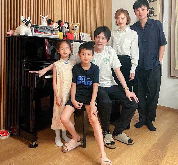 Bố Đặng Siêu bị chê xấu, cậu quý tử 11 tuổi quá đẹp trai, trang cá nhân ...