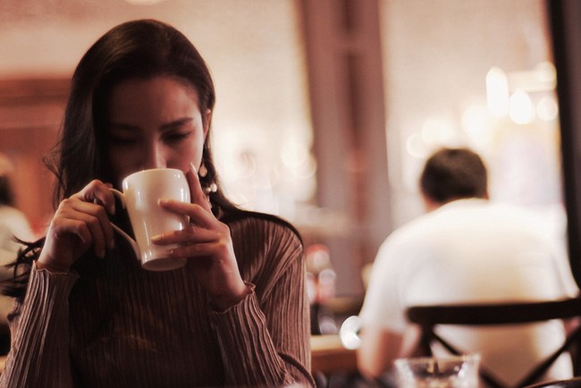 Đến dự đám cưới chồng cũ, vừa nhìn thấy tôi, mẹ chồng cũ tái nhợt đứng ...