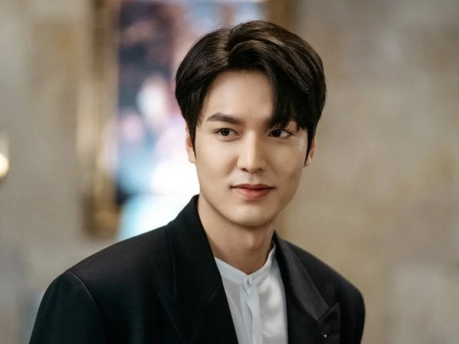 Chàng rể quốc dân tuyên bố lấy vợ, Lee Min Ho lập tức có biệt danh mới ...