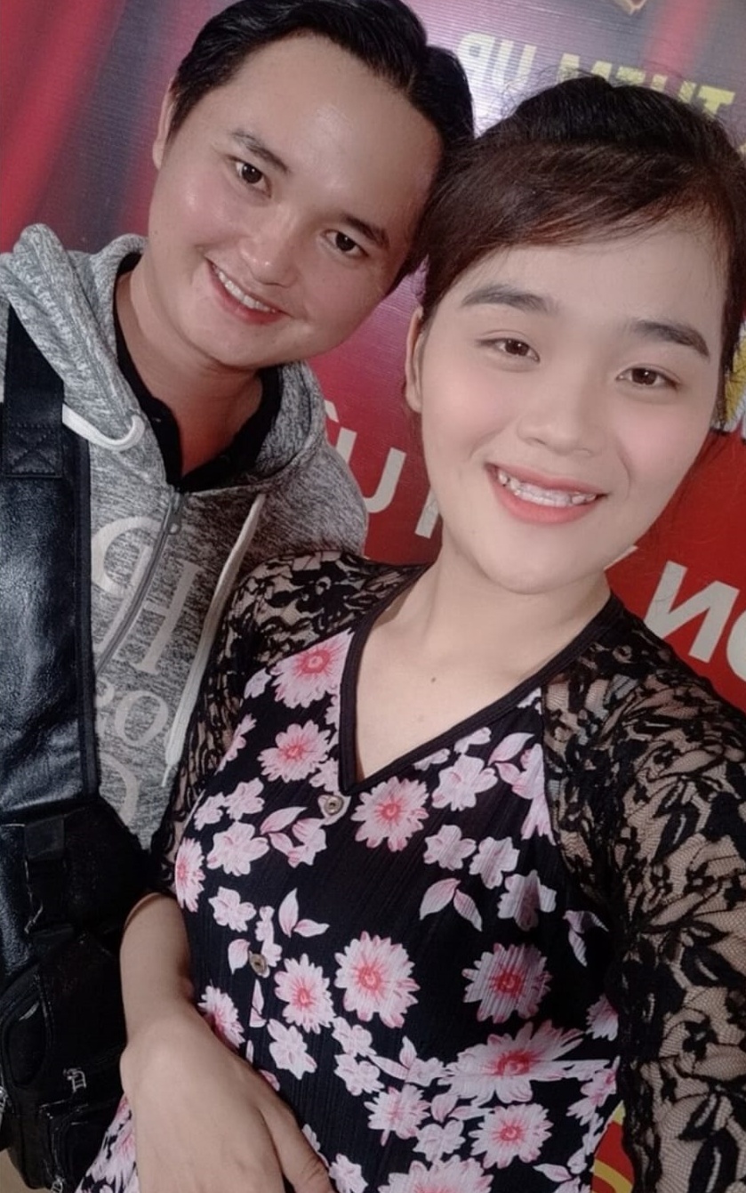 Cô gái mất 9 cái răng đổi đời sau khi làm danh hài cười, giờ còn đổi cả ...
