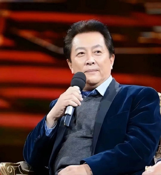 Cuộc sống hiện tại của Gia Cát Lượng Đường Quốc Cường sau khi vợ đầu tự sát, vợ hai là tiểu tam