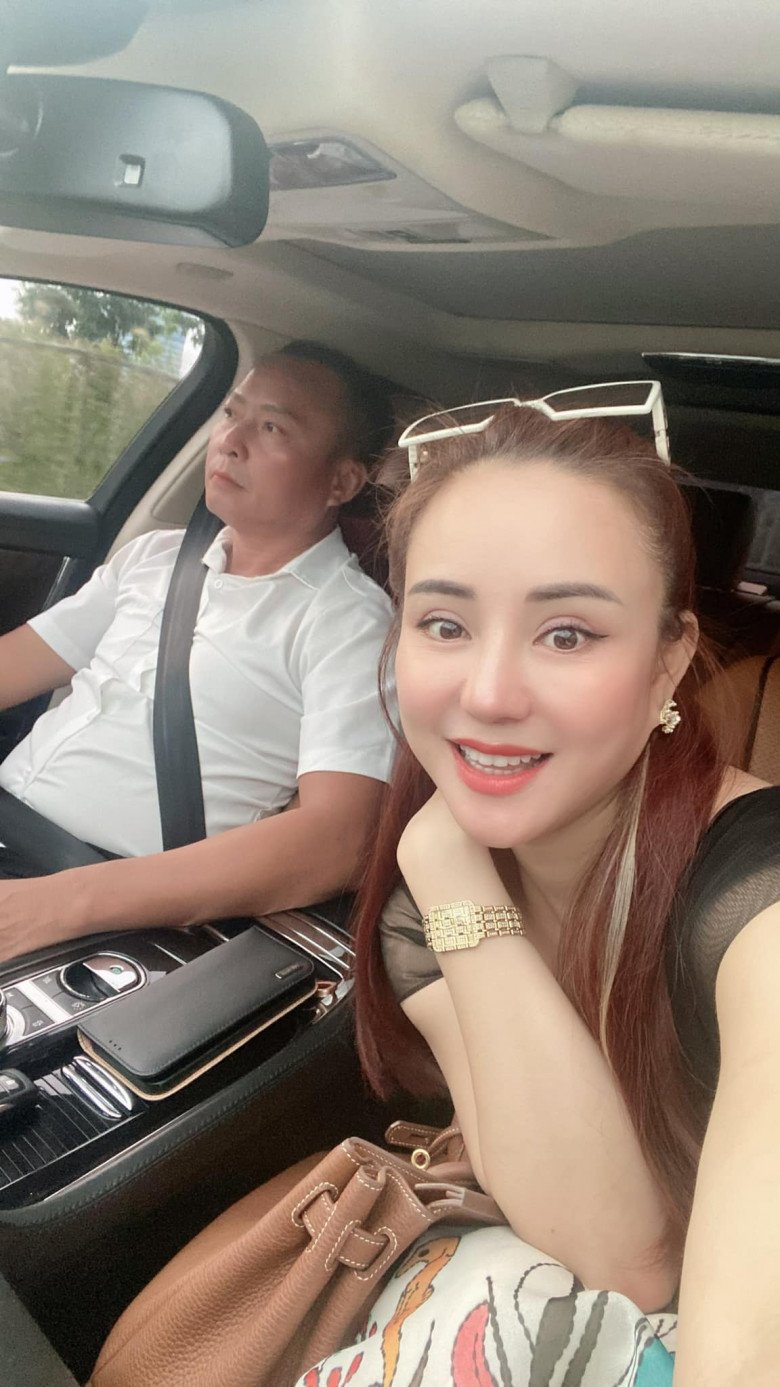 Lấy đại gia hơn 15 tuổi, Vy Oanh: Chồng là con trai trưởng trong gia đình người Bắc, nhiều chính ...