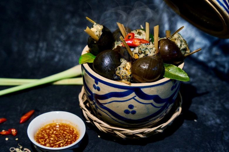 Cơm niêu Phú Điền Gia - "Trọn thơm ngon – Tròn vị Việt”
