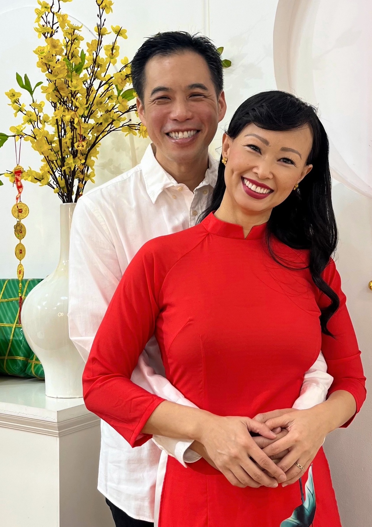 Chú khủng long của cuộc đời Shark Linh: Chồng giám đốc cao to và tài ...