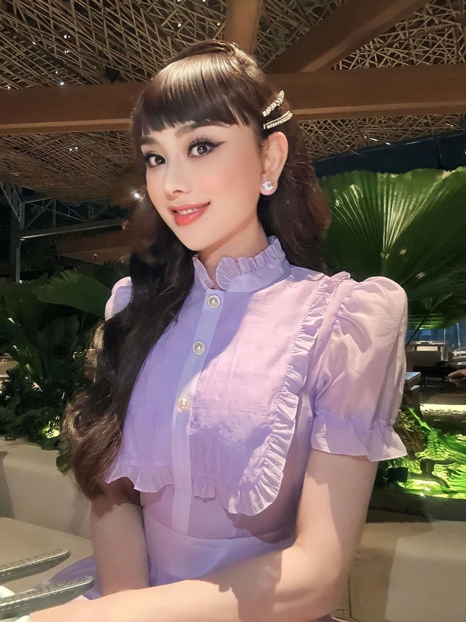 Sao Việt 24h: Lâm Khánh Chi lên tiếng giải thích về tranh cãi khi diện đầm tím hồng lộng lẫy đến ...