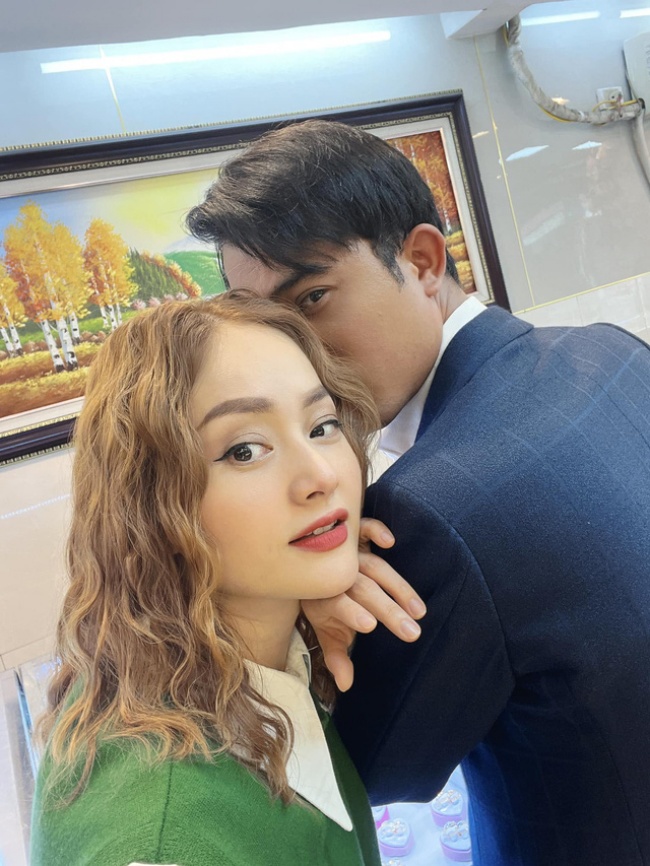 Những cặp đôi VTV yêu nhau lắm cắn nhau đau: Lan Phương bị chồng gọi là ...
