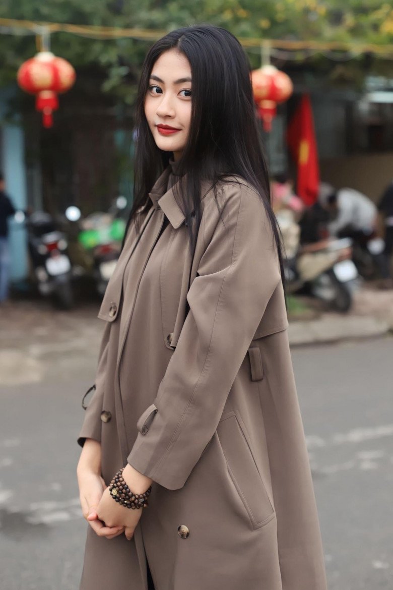 Tân Hoa hậu Xuân Hạnh khóa Facebook, bị lập nhóm anti vì tin đồn mua ...