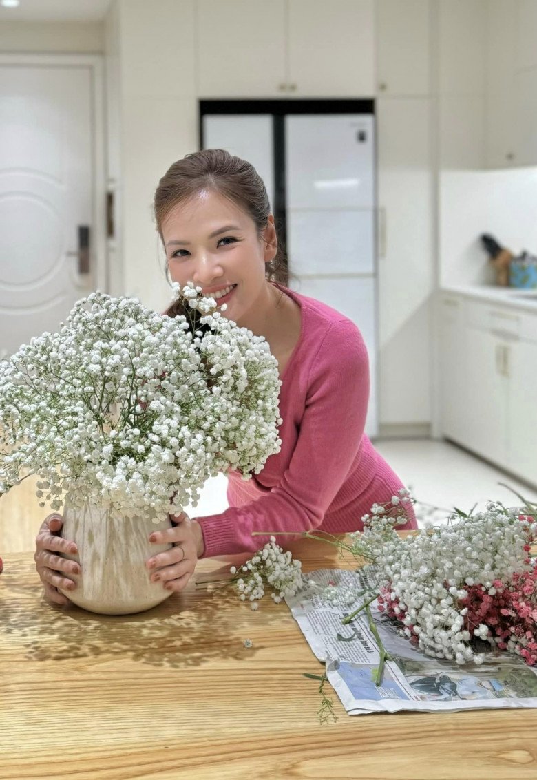 MC Đan Lê khoe bí quyết cắm hoa baby đẹp mê, nhắc chị em Đừng cắm hoa ...