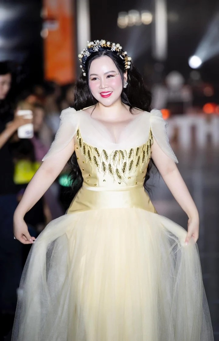 Trương Phương Ly Hôn Chồng Tây Cao 2m Sau 2 Năm Về Chung Nhà Mong Mọi Người Không Nhìn Mình