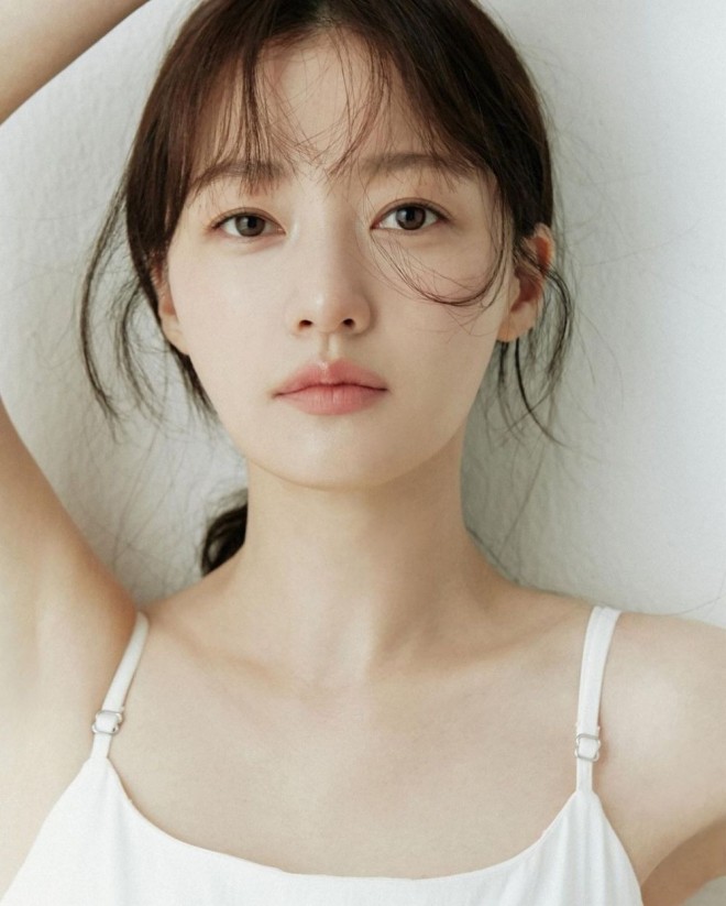 Tiểu tam trong Cô Đi Mà Lấy Chồng Tôi: U40 trẻ, xinh như gái 20, vật vã mãi không nổi