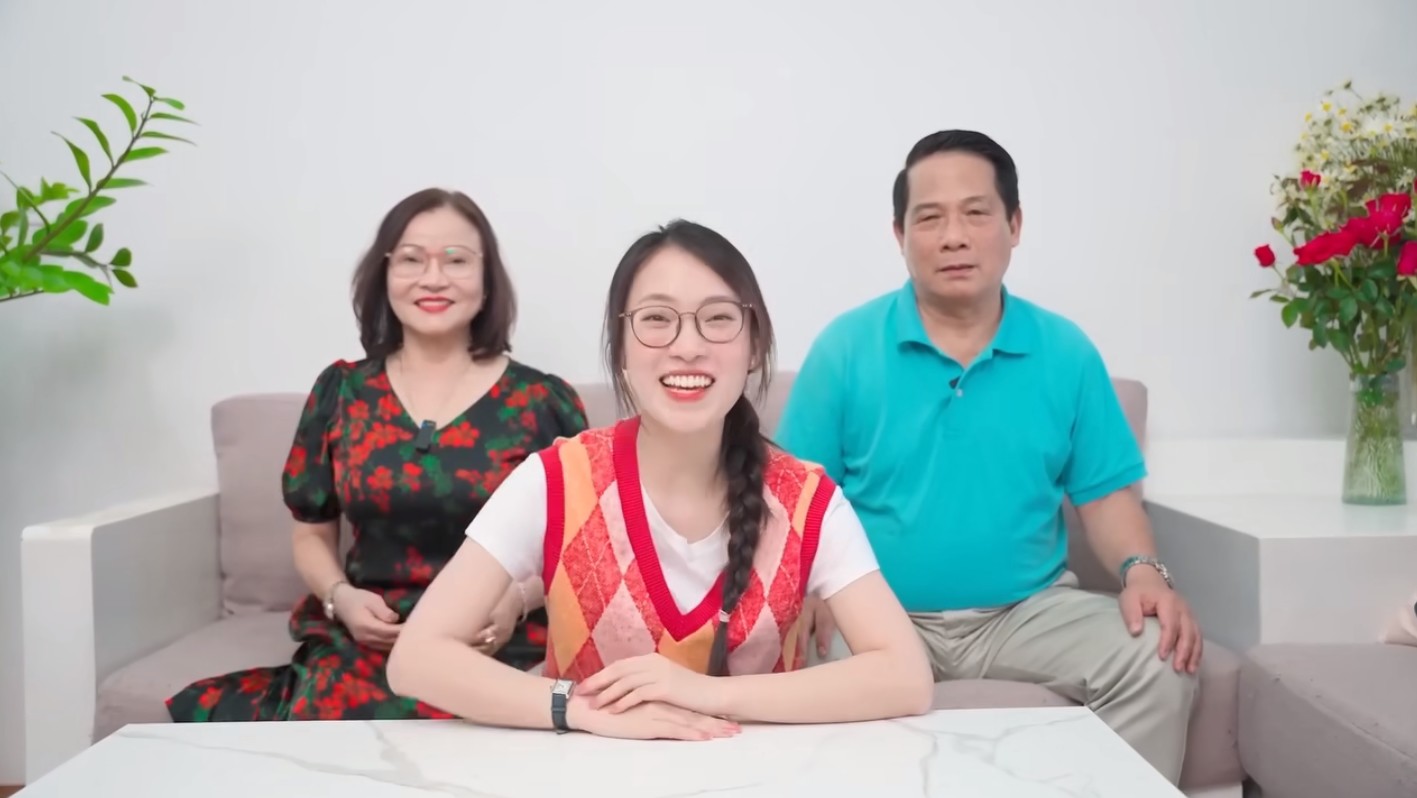 MC VTV Khánh Vy kiếm tiền tỷ, giỏi giang nổi tiếng khắp cả nước nhưng ...