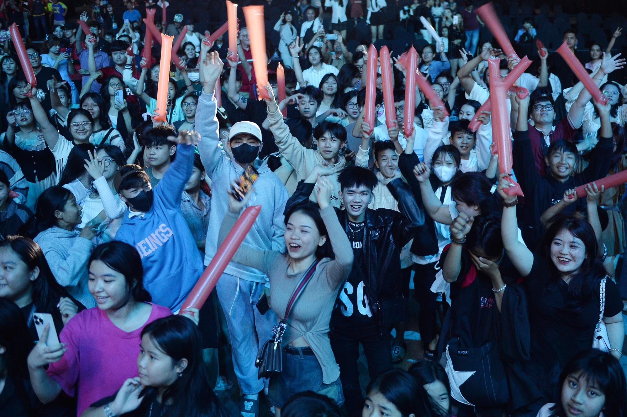 Vibe Fest 2024 ngày thứ hai: Sự bùng nổ của trải nghiệm đỉnh cao