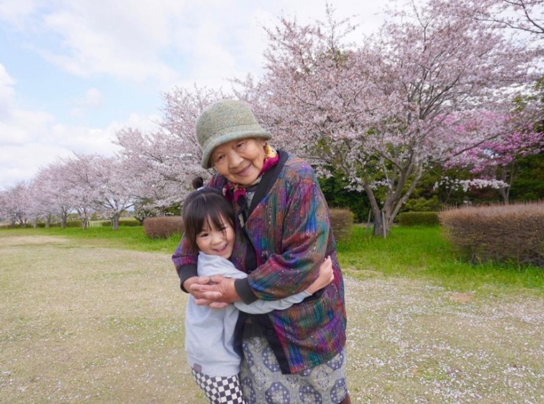 Cụ bà 95 tuổi vẫn tự trồng rau và nấu ăn, khuyên làm 5 việc để trường ...