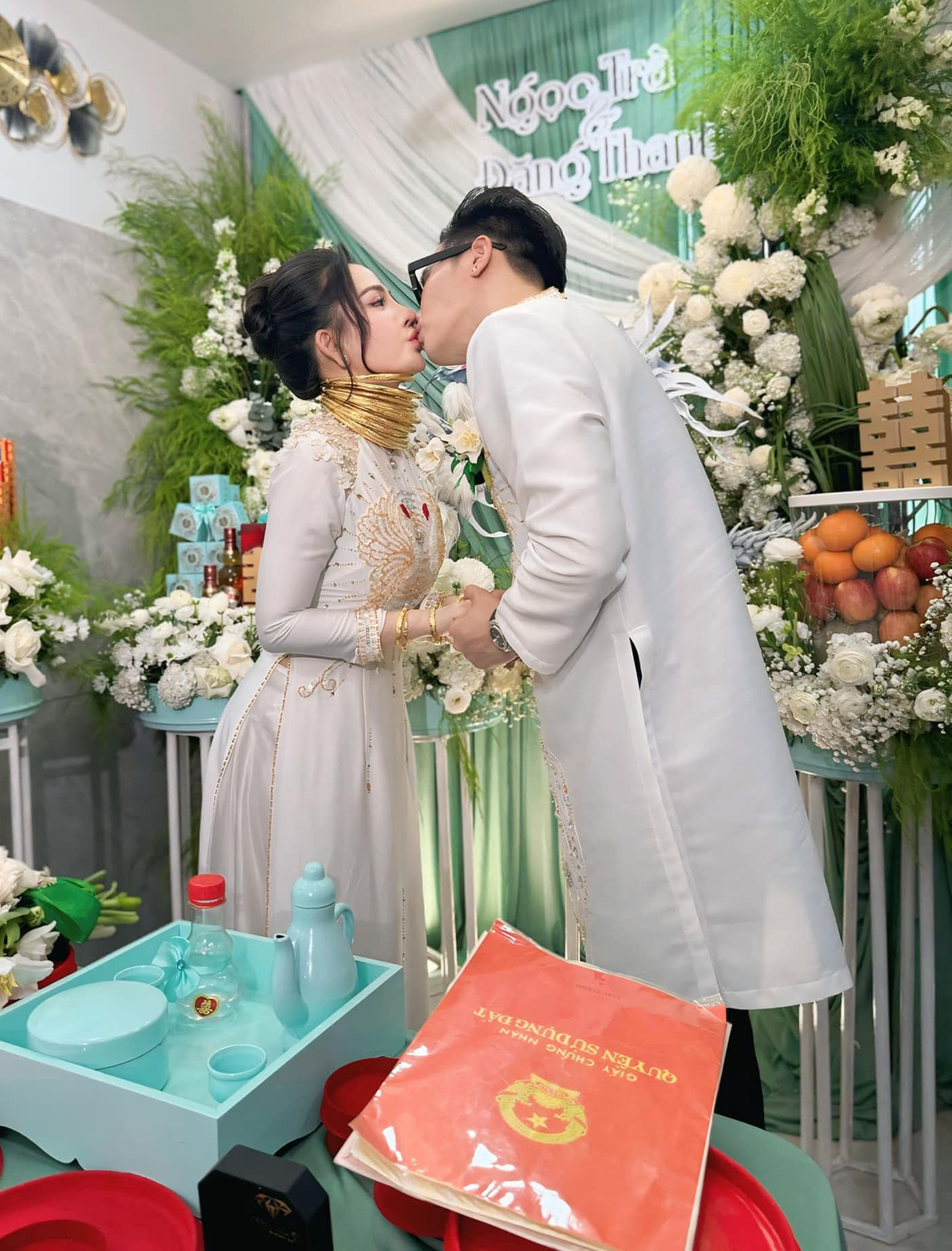 Chu Bin mang sính lễ hàng tỷ đồng tặng vợ trong lễ vu quy