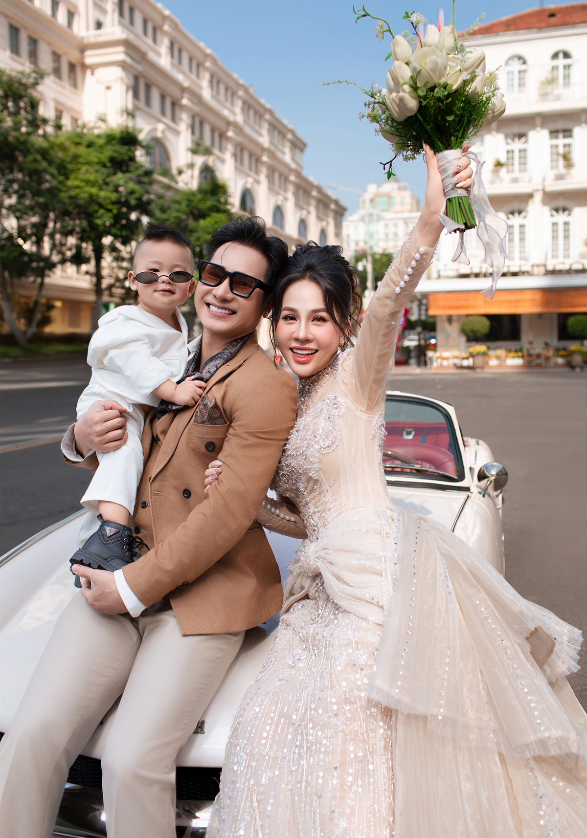Chu Bin mang sính lễ hàng tỷ đồng tặng vợ trong lễ vu quy