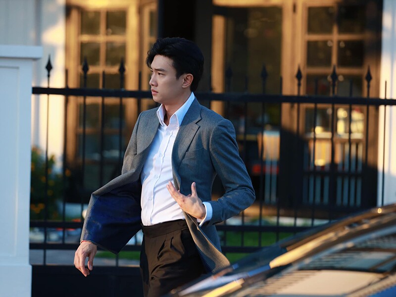 Bạn diễn kém 26 tuổi của Hồng Đào: Từng sống cạnh bãi rác nay làm CEO ...