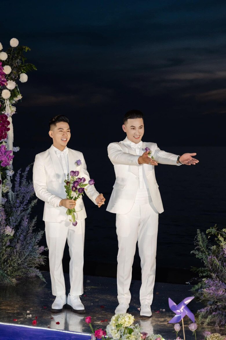 2 con Thanh Đoàn - Hà Trí Quang lễ phép nhận lì xì từ ông bà nội, quý ...