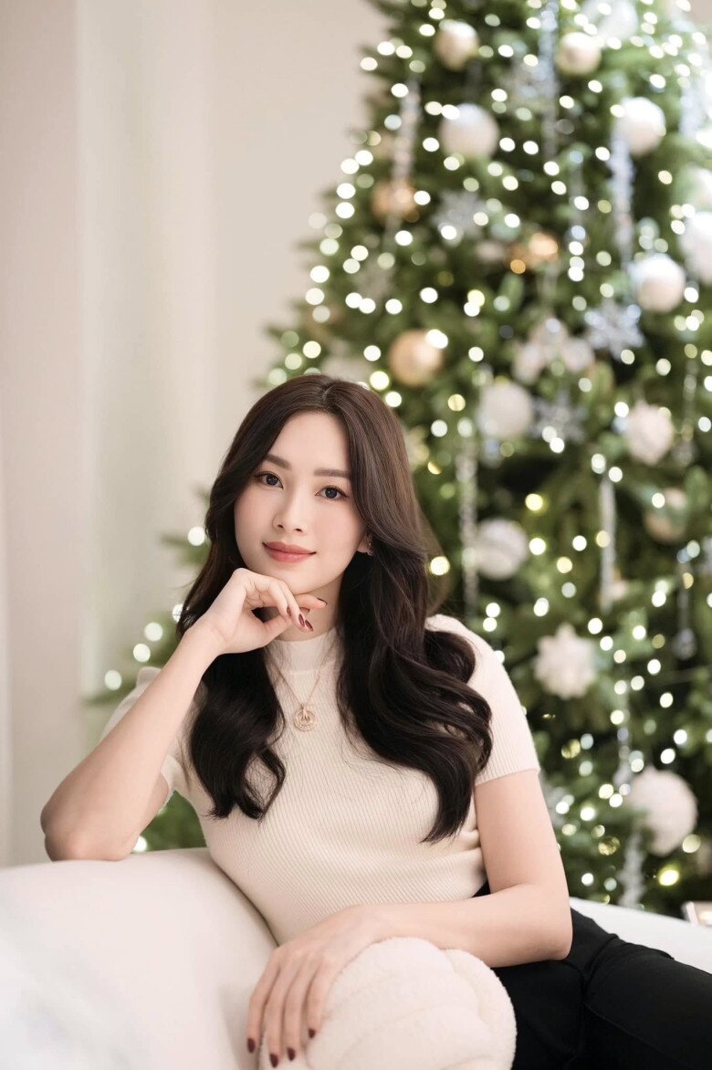 Hoa hậu Đặng Thu Thảo thấm thía câu nói: Sinh con gái cho dịu dàng, nay ái nữ vừa chạy xe vừa ...