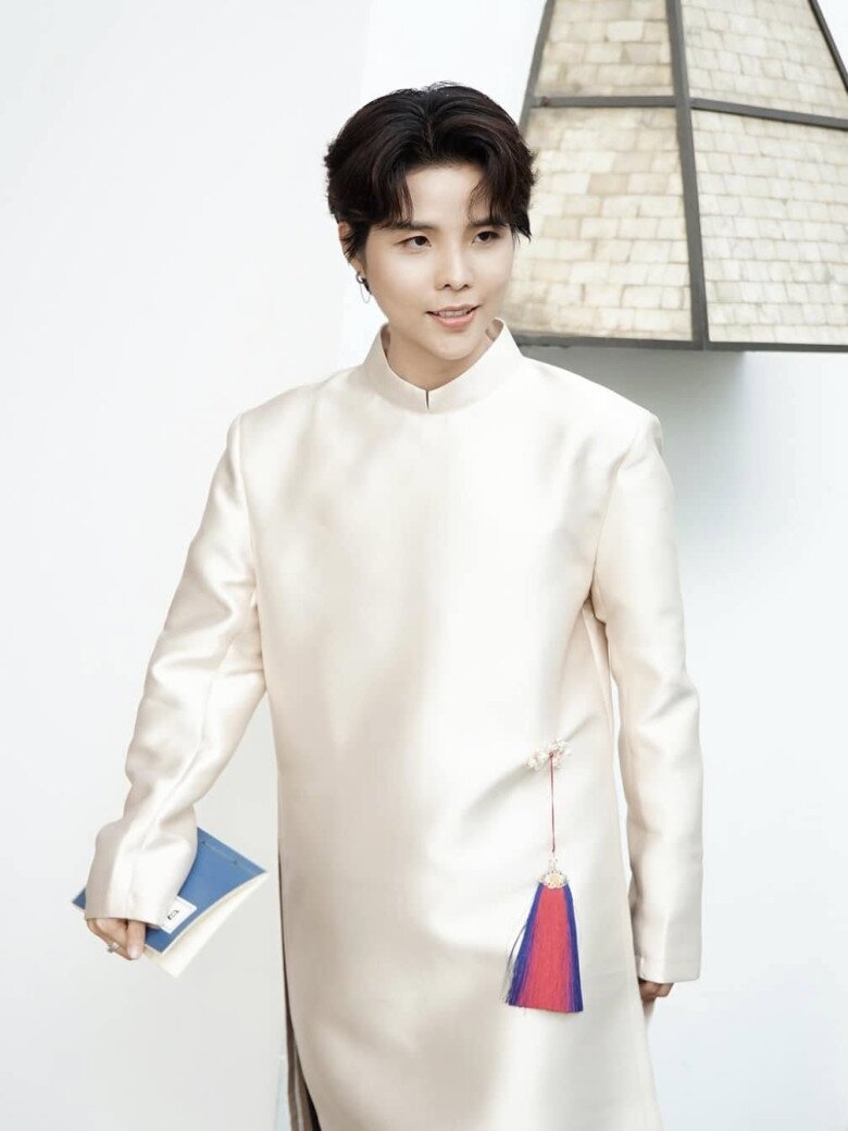 Sao Việt công khai một nửa đầu năm mới: Vũ Cát Tường cầu hôn bạn gái, H'Hen Niê nhận lời cưới ...