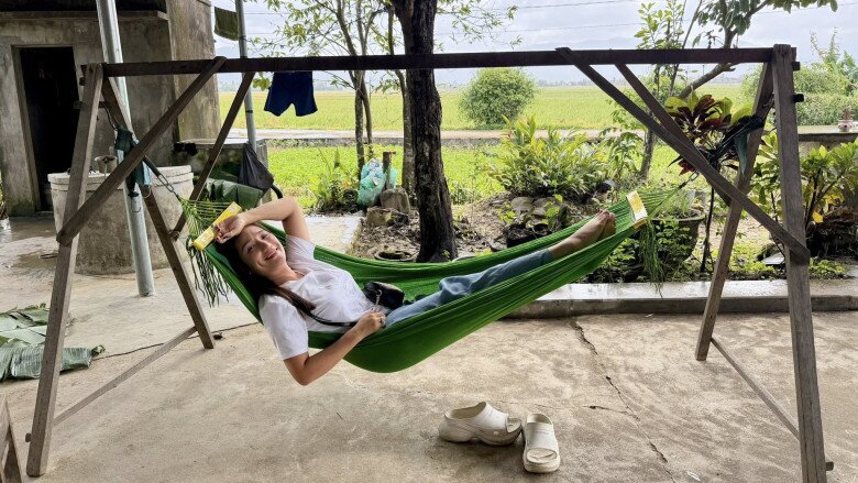 Cát Tường bức xúc trước tin đồn bám riết bạn thân vì ế: Tôi giấu bạn trai, không công khai, quen ...