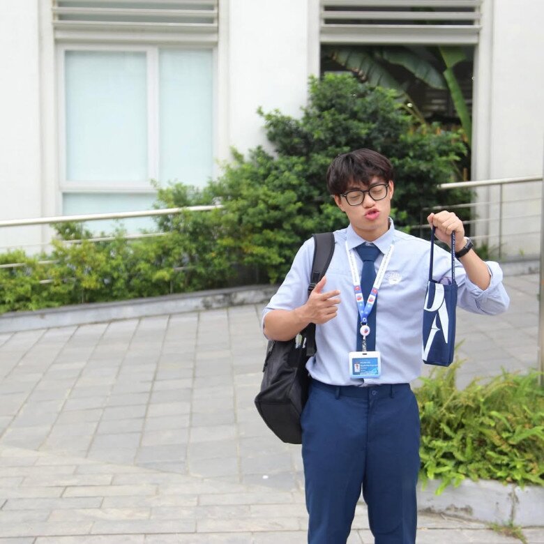 Con trai NSND Xuân Bắc khoe ảnh đi chơi ngọt ngào với bạn gái, được ...