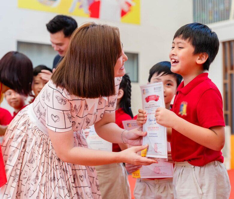 Con trai quốc tịch Mỹ của Ngọc Lan học trường quốc tế chuẩn thiếu gia ...