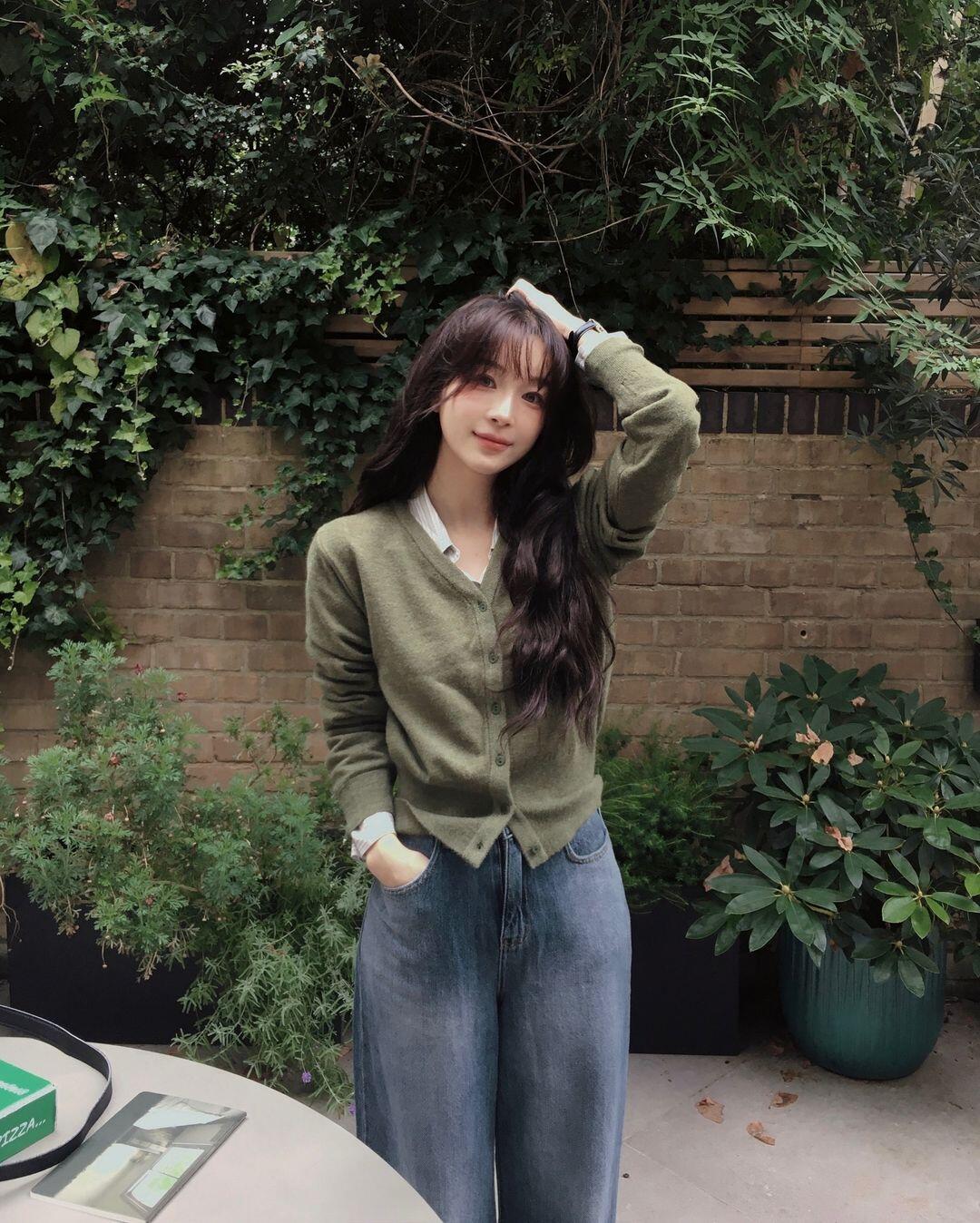 Mặc quần jeans muốn trông sành điệu hơn nhất định phải biết 5 kiểu áo ...