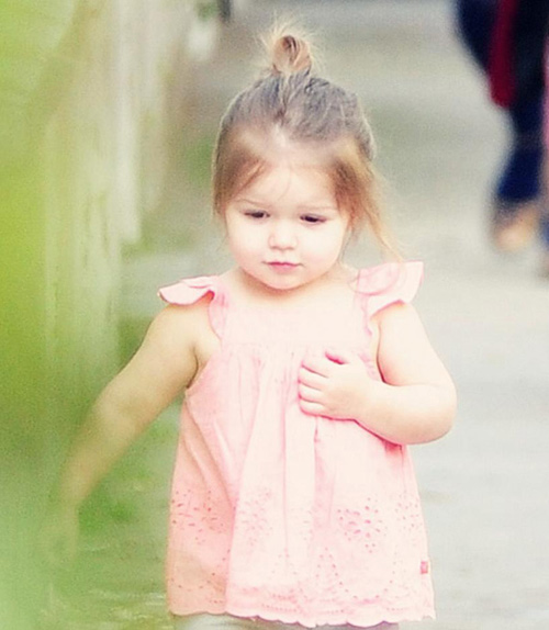 Harper | Hình Ảnh Bé HARPER nhà Beckham Victoria TẬP ĐI
