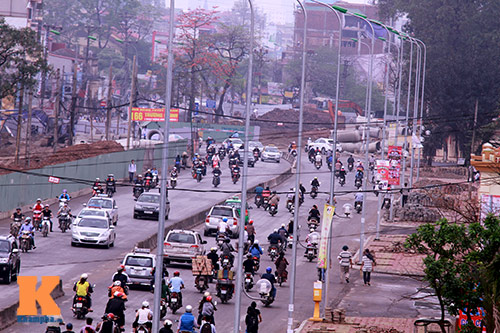 Ngắm đường Trường Chinh cong hình chữ S