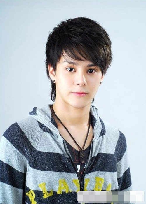 Á hậu Thái chưa chuyển giới quá đẹp trai