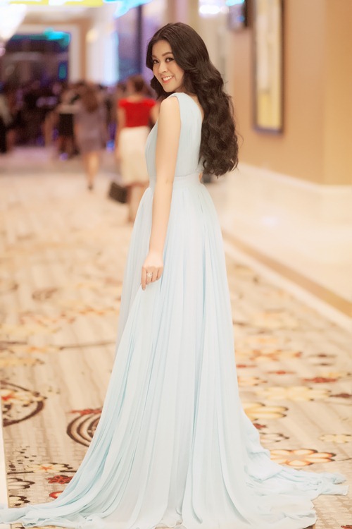 HH Michelle Nguyễn bất ngờ lộng lẫy như công chúa